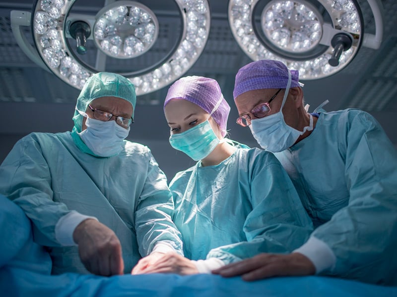 Equipping and networking operating theatres for the future